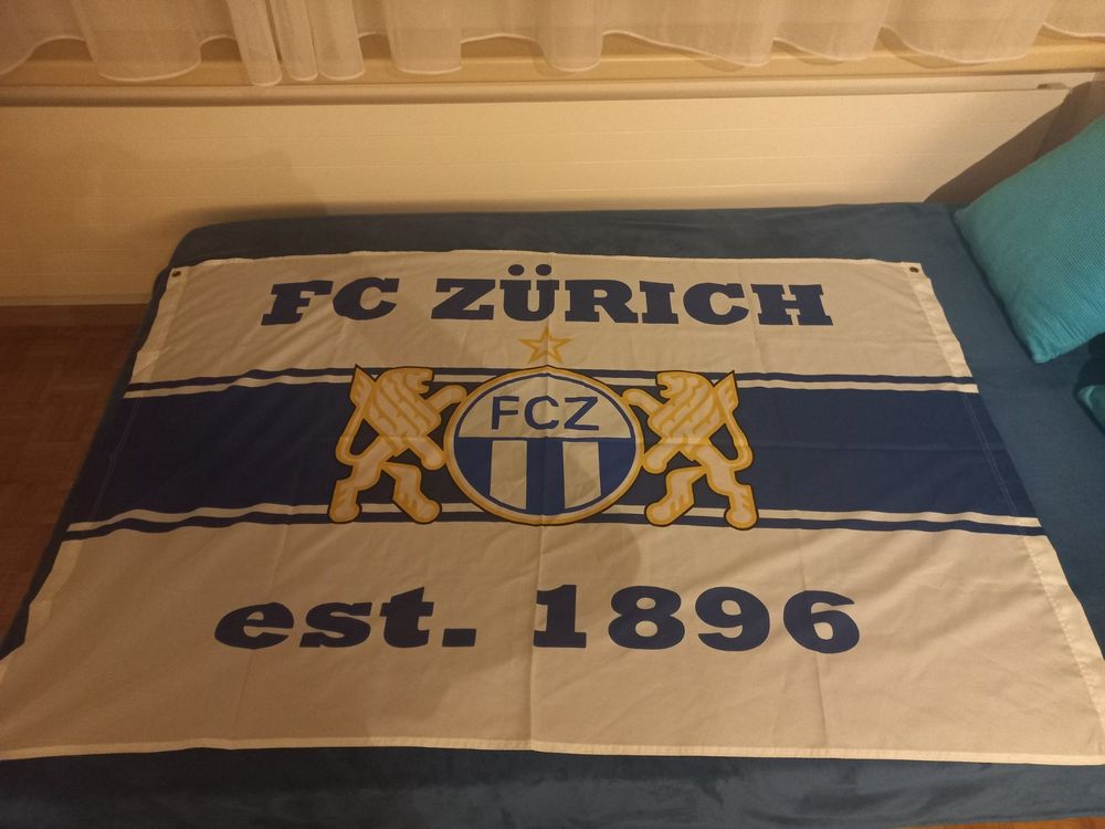 SCHÖNE, GROSSE FCZ-FAHNE MIT ÖSEN (Gebraucht) in Embrach für CHF 9.9 ...