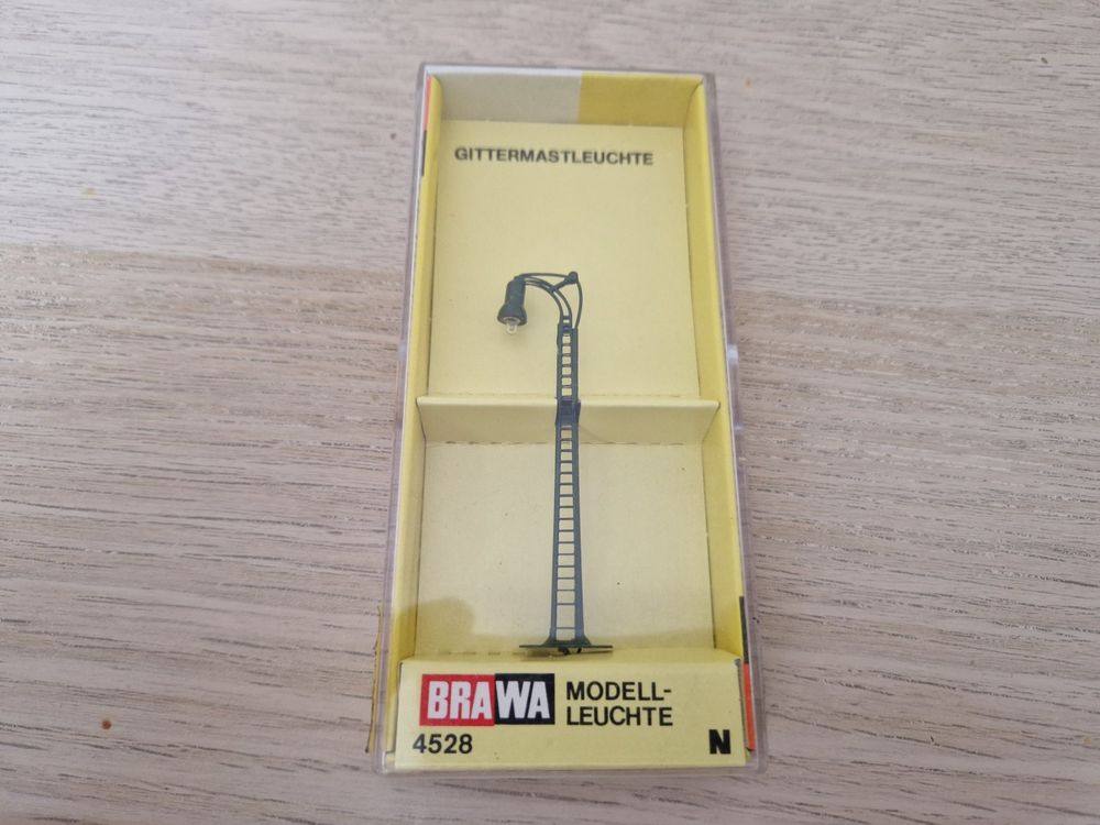 Brawa 4528 Gittermastleuchte N OVP NEU (Neu und originalverpackt) in St ...