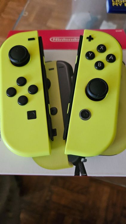 Nintendo Switch Joy-con Neon Yellow+Case game card MyNintedo (Gebraucht ...