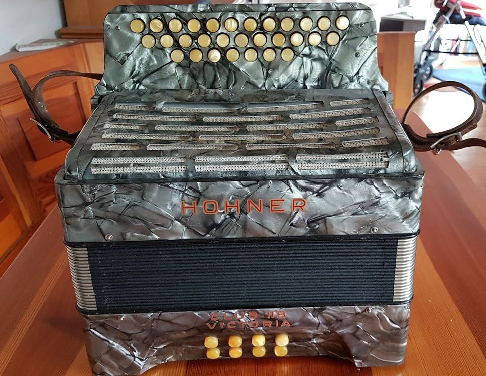 Hohner Club IIB Victoria Akkordeon (Gebraucht) in Horgen für CHF 51 ...