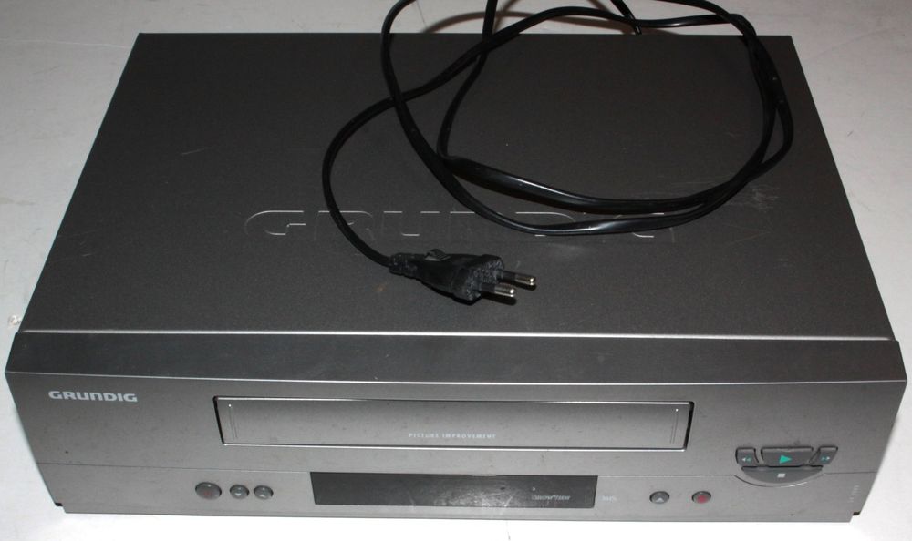 GRUNDIG VHS RECORDER, funktioniert (Gebraucht) in Allschwil für CHF 50 ...