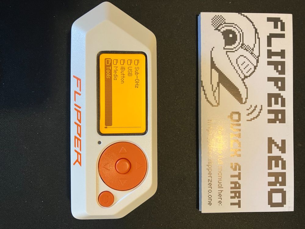 Flipper Zero inkl. 16GB MicroSD (Neu (gemäss Beschreibung)) in ...
