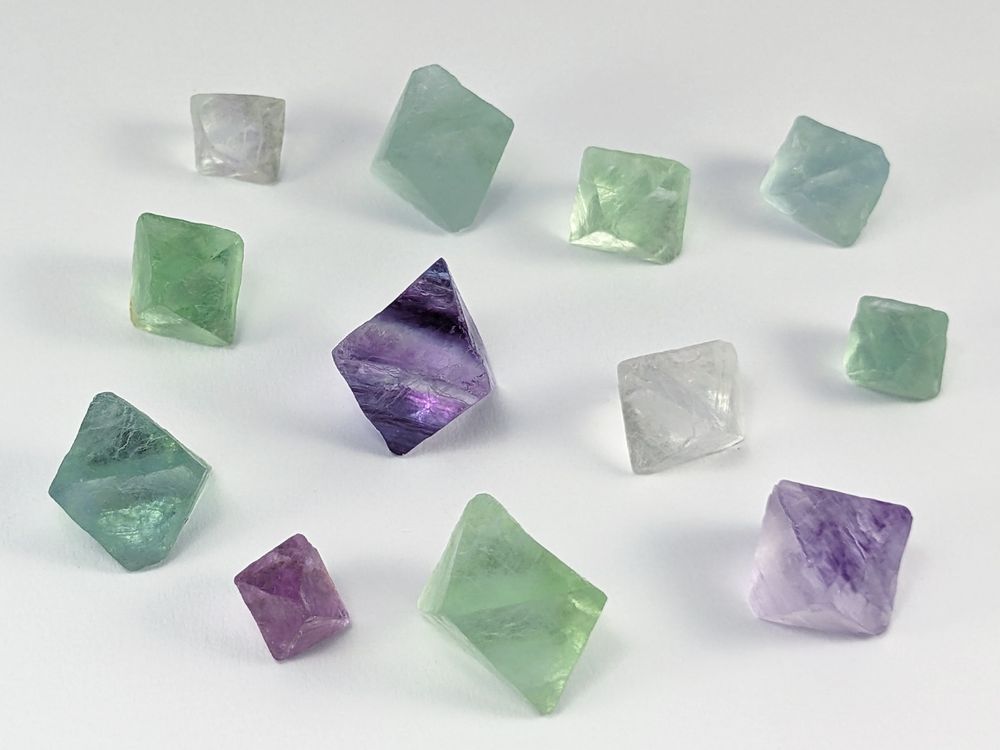 Fluorit Oktaeder Kristalle 8 bis 18mm, 12Stk. (Neu und originalverpackt) in Meilen für CHF 12 ...