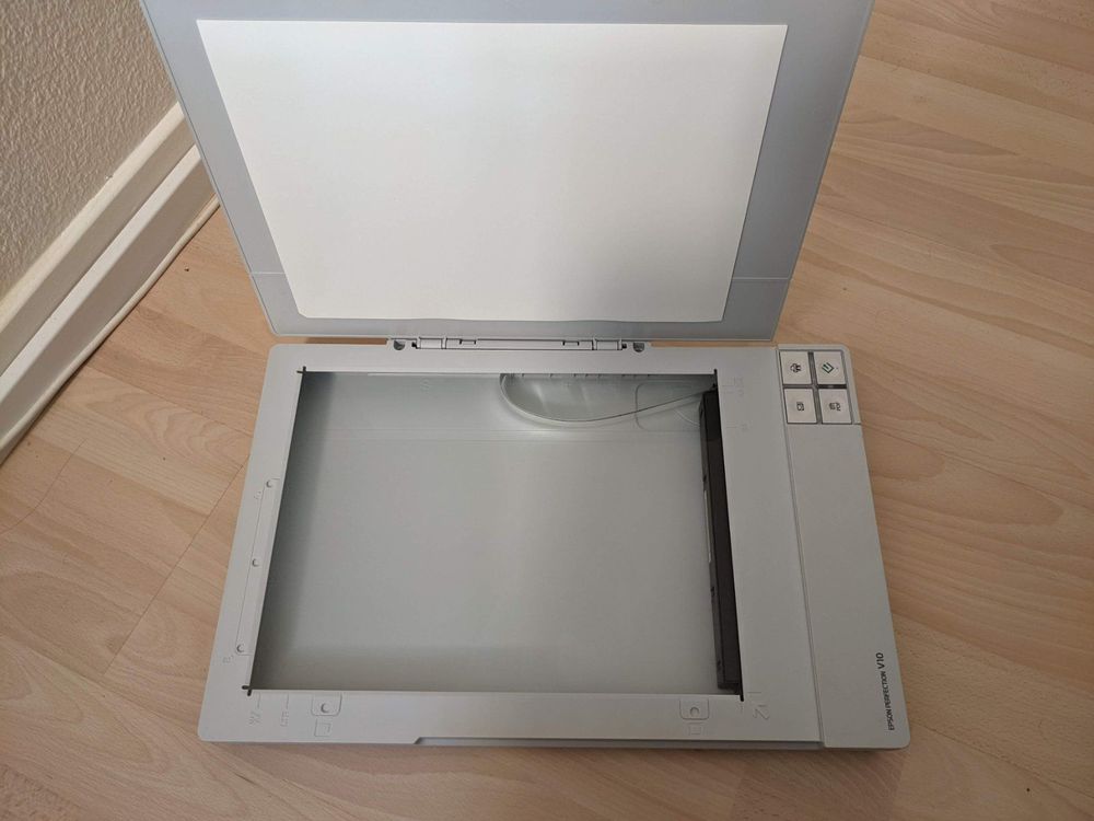 Epson Perfection V10 Flachbettscanner | Kaufen auf Ricardo