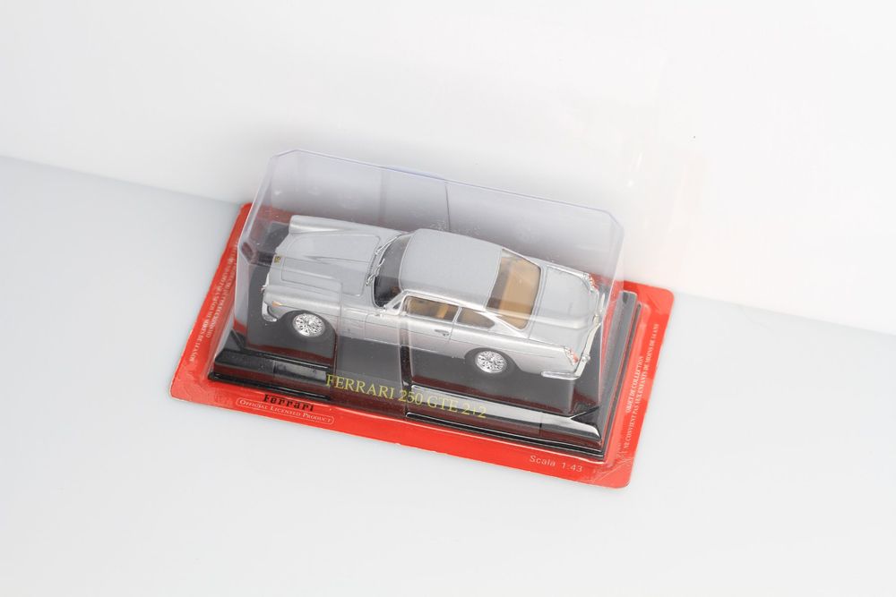 5x Ferrari 1:43 / 250 GTO & GTE 2+2 / 512 BB / Modena / 365 (Neu und ...