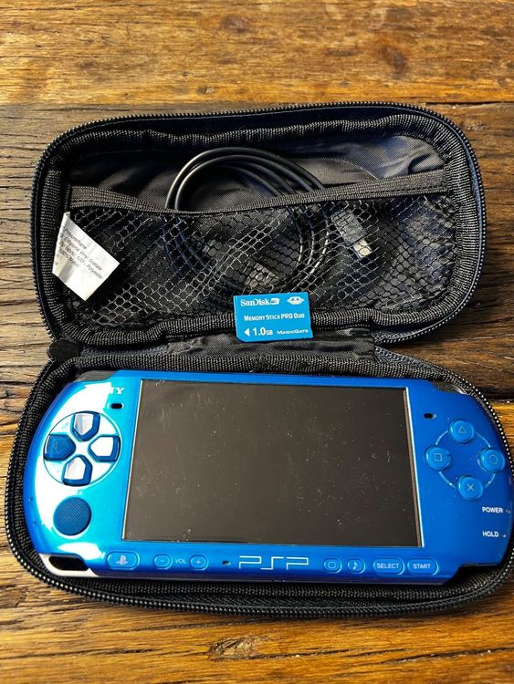 Playstation Portable (PSP 3004) - blau inkl. 6 Spiele (Gebraucht) in ...