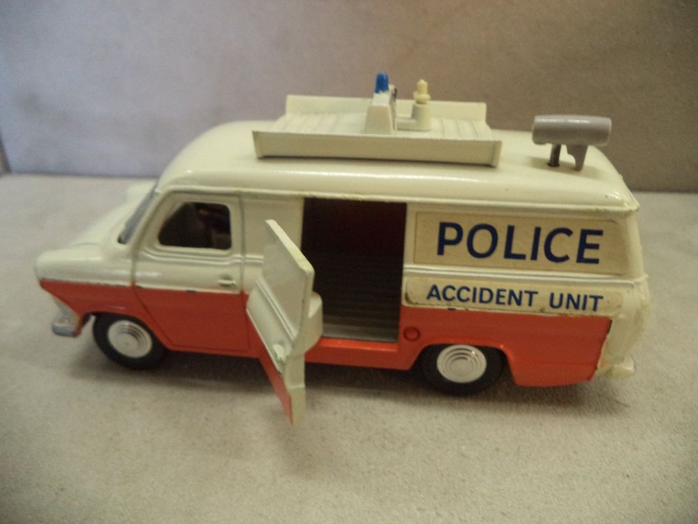 Dinky Toys Ford Transit Van Police 1/43 (Gebraucht) in Rieden AG für ...