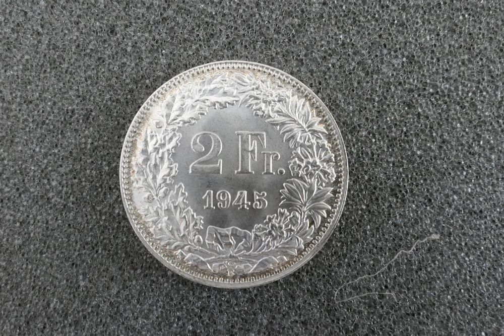 2 Franken 1945 / -unz / mit Stempelriss! (Gebraucht) in Luzern für CHF 13 – mit Lieferung auf ...