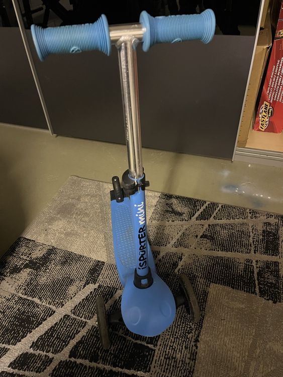 iSporter Tri-Scooter Mini Kinderroller mit LED Rädern blau (Gebraucht ...