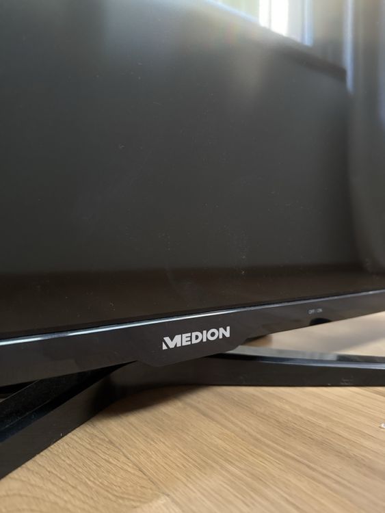 Medion 42” LCD TV Full HD – with Remote – Fully Working (Gebraucht) in ...
