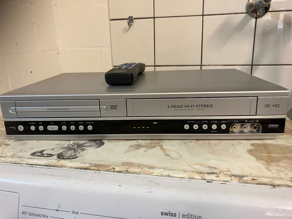 Philips DVP3055V VHS-DVD-Player/Videorecorder - Silber | Kaufen auf Ricardo