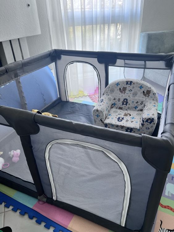 Grosses Babybox mit Saugnäpfen 120*120*68,6 (Gebraucht) in Port für CHF ...