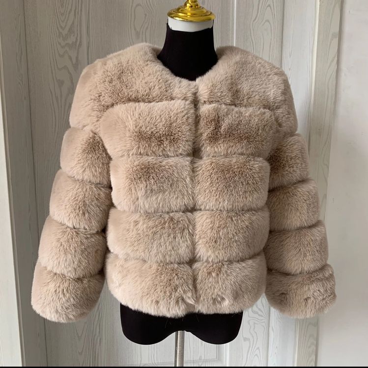 Exklusive Pelzjacke (fake fur) | Kaufen auf Ricardo Exklusive Pelzjacke (fake fur) | Kaufen auf Ricardo