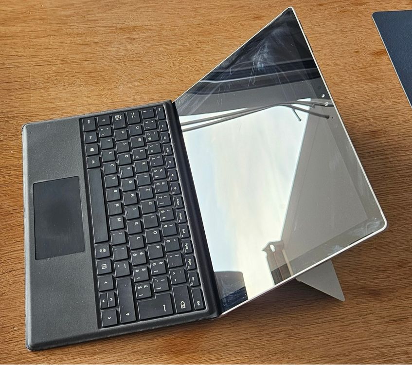 Microsoft Surface Pro 4, i5 CPU 2.4 GHz 4 GB RAM | Kaufen auf Ricardo