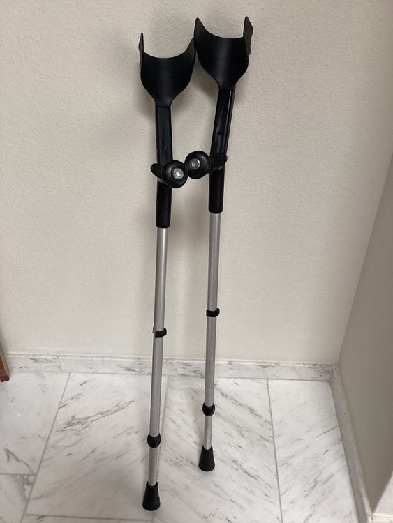 Krücken, oder Gehilfe, höhenverstellbar (Gebraucht) in Wallisellen für ...