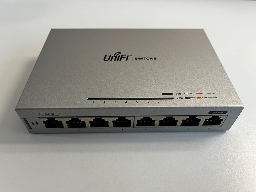 UniFi Switch US-8 (Gebraucht) in Oberwil / Dägerlen für CHF 25 – mit ...