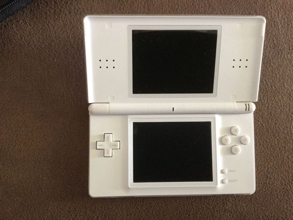 Nintendo DS lite mit Supercard und Hülle (Gebraucht) in für CHF 60 ...