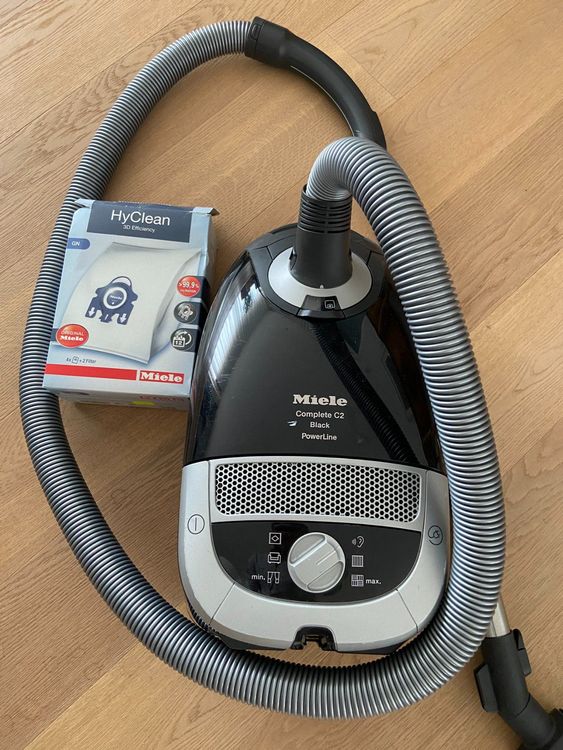 Miele Complete C2 Black Powerline (Gebraucht) in Zug für CHF 22 – nur ...