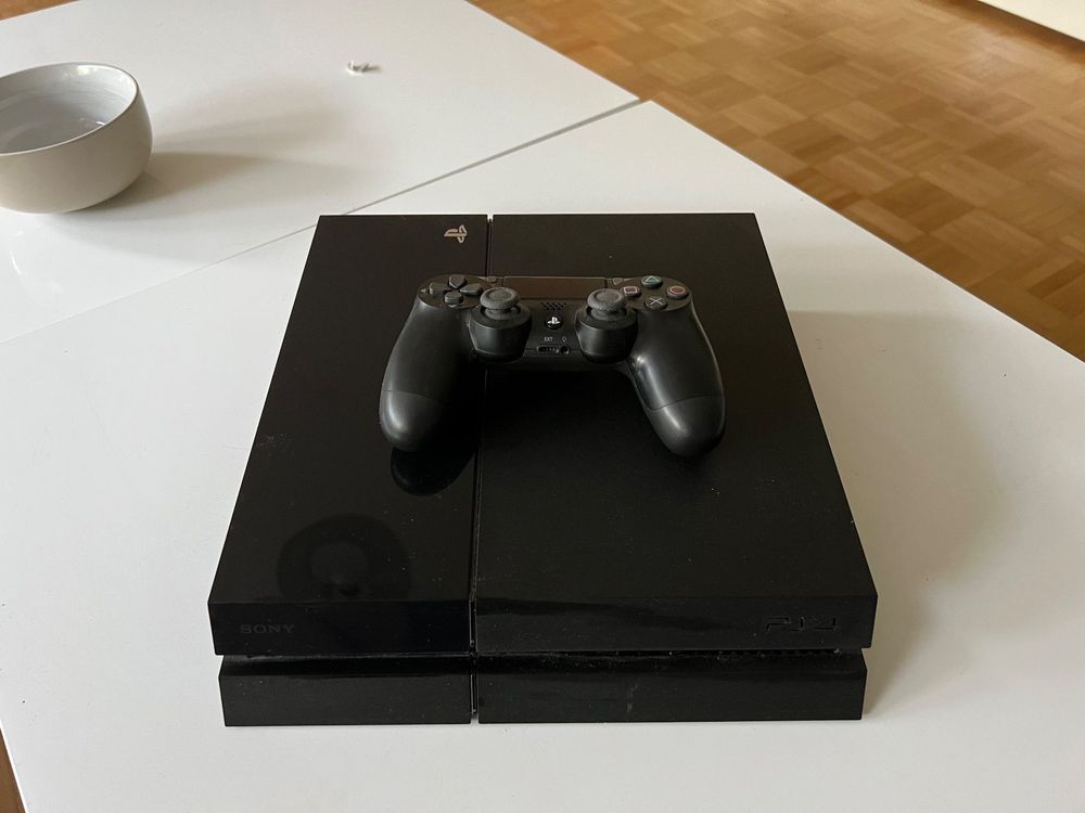 PlayStation 4 inkl 1 Controller | Kaufen auf Ricardo