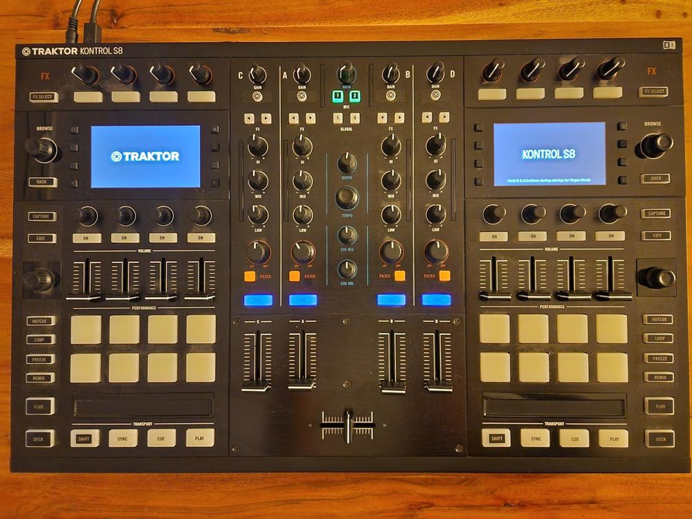 Native Instruments Traktor Kontrol S8 Profi-DJ-Controller | Kaufen auf Ricardo