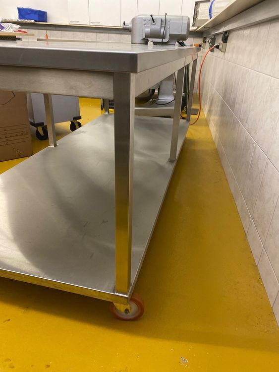 Gastro Chromstahl Tisch 250cm X 100cm, hohe 90cm (Gebraucht) in Rorschach für CHF 914 – nur ...