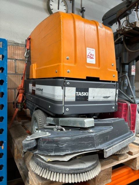 Taski Bodenreinigung. (Lot 632) Standort 4714 Aedermannsdorf (Gebraucht ...