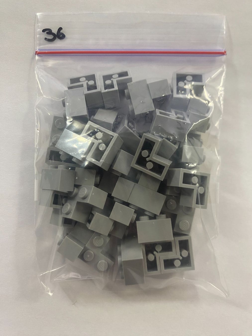 Lego Light Bluish Gray Brick 2 x 2 Corner 36 Stück (Neu (gemäss ...