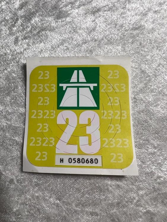 Autobahnvignette 2023! (Neu und originalverpackt) in Kloten für CHF 30 – mit Lieferung auf ...
