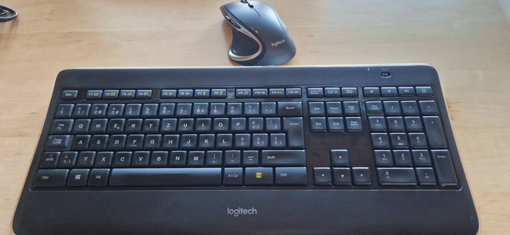 Logitech K800 Illuminated (DE_CH) + Performance MX + dongle (Gebraucht ...