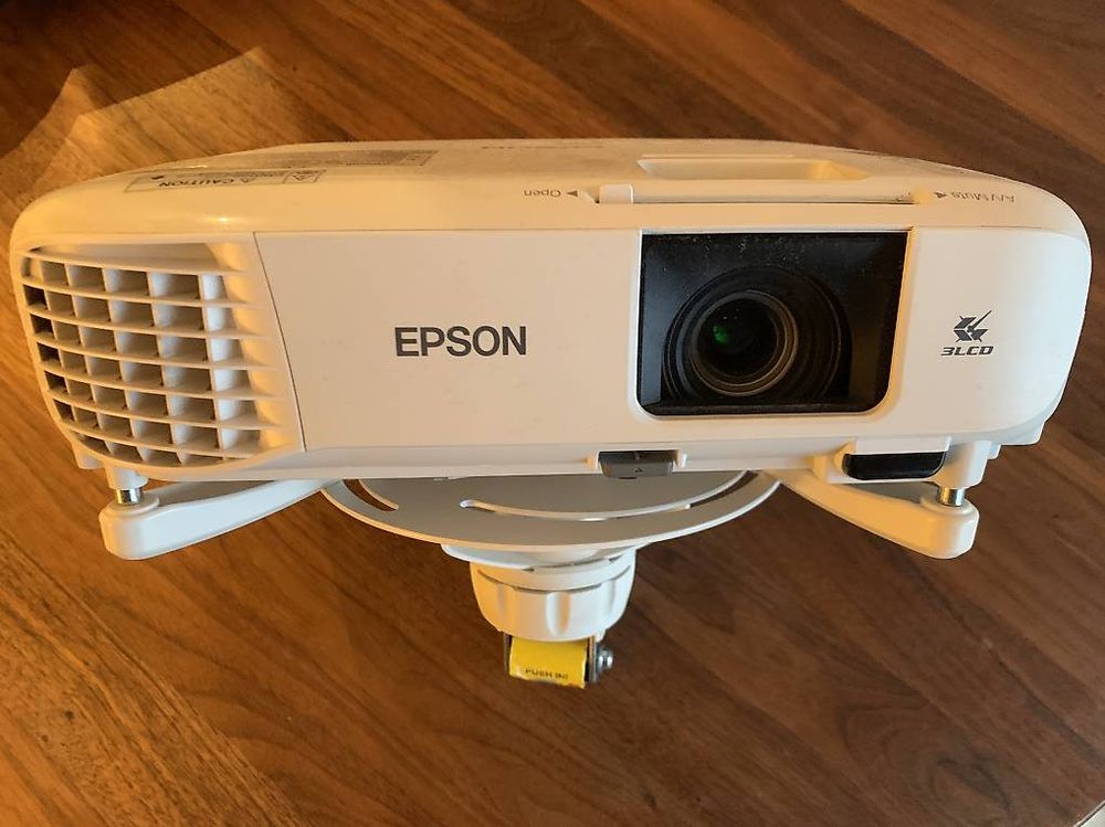 Rétroprojecteur (Gebraucht) in Genève für CHF 400 – nur Abholung auf ...