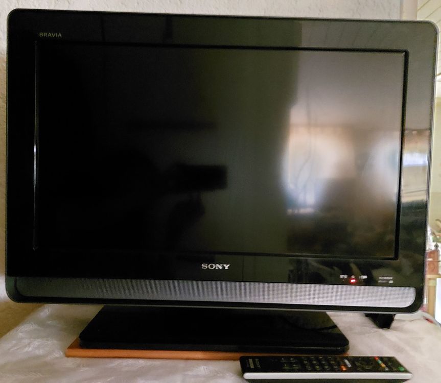 Sony Bravia Fernseher mit Fernbedienung Top Zustand! (Gebraucht) in ...
