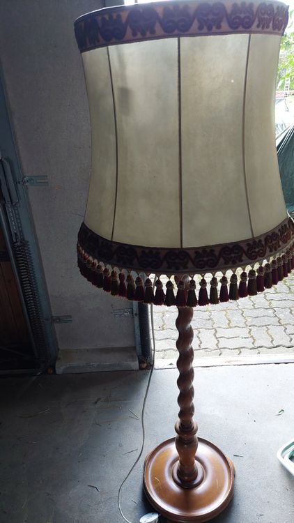 Antike Stehlampe Stehleuchte ab 1.- Franken (Gebraucht) in Detligen für CHF 5 – nur Abholung auf ...