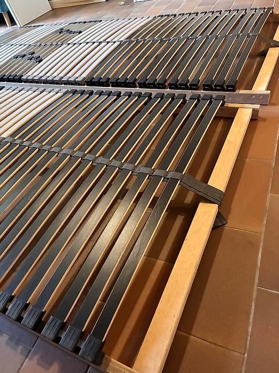 2 sommiers à lattes IKEA 80x200 cm ensemble 160x200 (Gebraucht) in ...