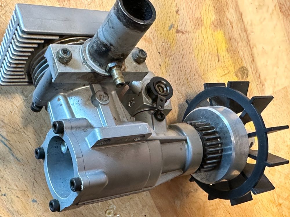 OS MAX 46 Heli Motor (Defekt) in Emmenbrücke für CHF 14 – mit Lieferung ...