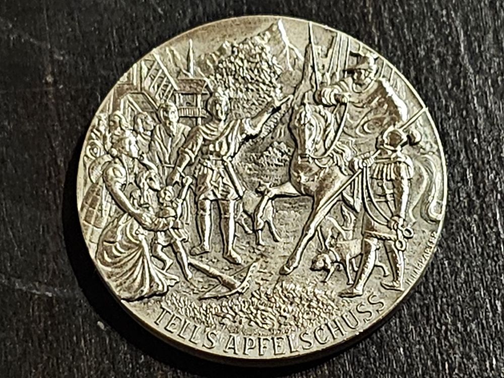 1 August taler 1982☆TELL'S APFELSCHUSS (Neu (gemäss Beschreibung)) in la neuveville für CHF 16 ...