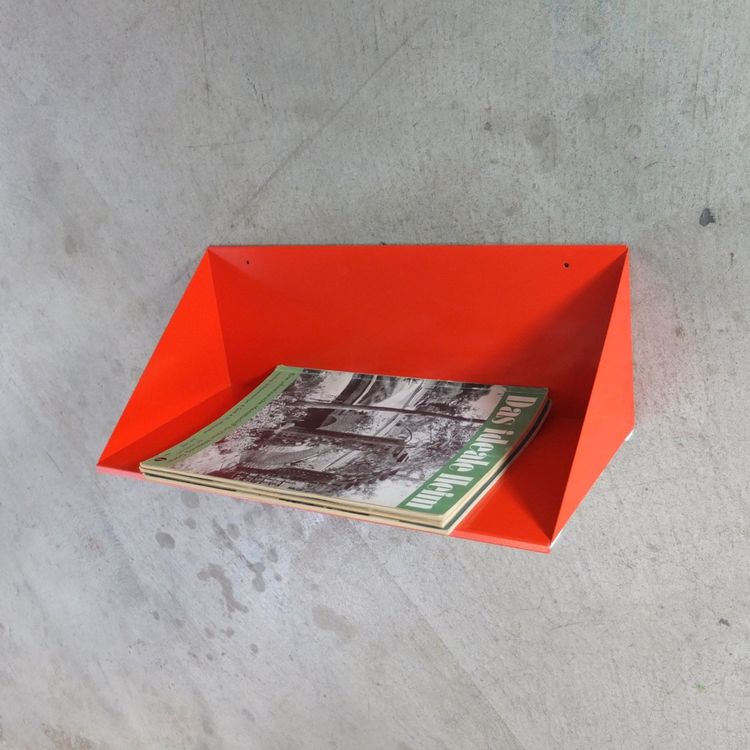 Metallisches Wandregal inspiriert von Constant Nieuwenhuys | Kaufen auf ...