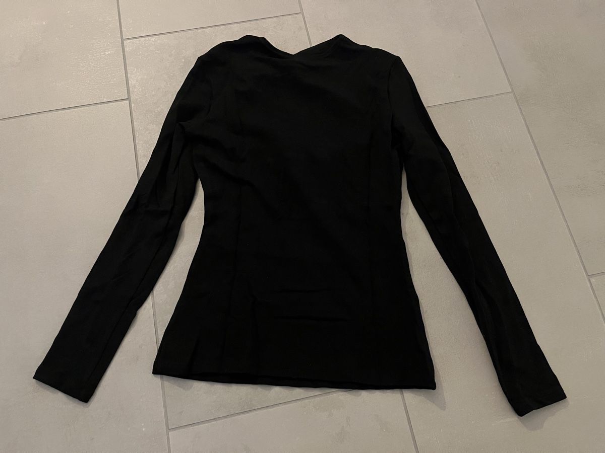 Langarmshirt mit Cut-outs und Twist schwarz XS neu (Neu (gemäss ...