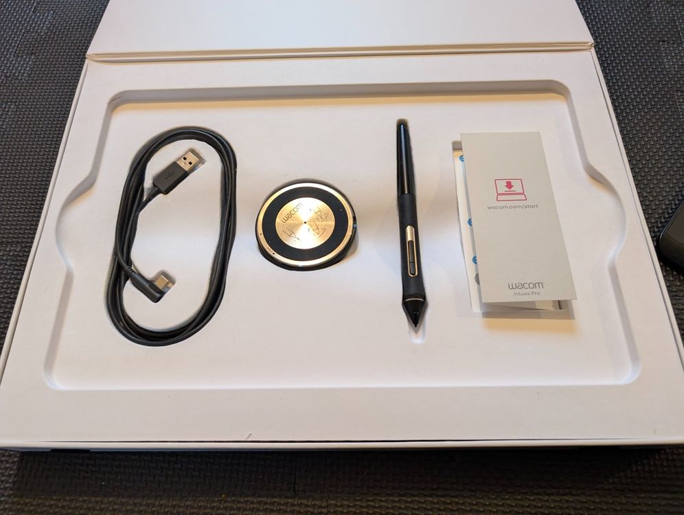 Wacom Intuos Pro M Grafiktablet TH-660 + Wacom Pro Pen 2 (Gebraucht) in ...