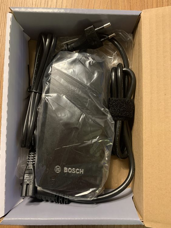Compact Charger Ladegerät Bosch 100-240V (Neu und originalverpackt) in ...