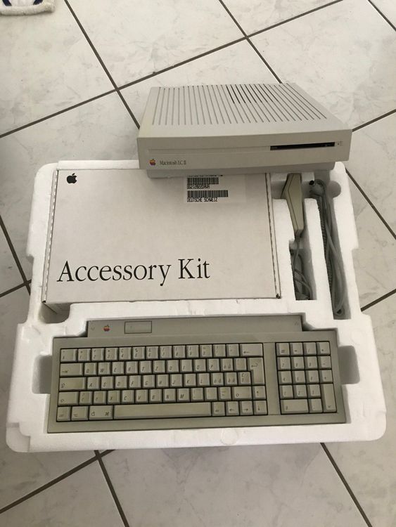 Vintage Macintosh LC II Computer (Gebraucht) in für CHF 101 – mit ...