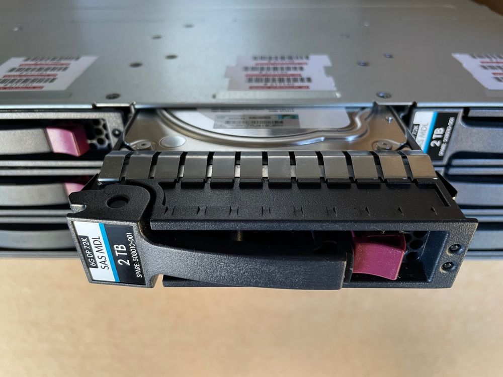HP StorageWorks D2600 mit 12x2 TB-HD (Gebraucht) in Buchs SG für CHF ...