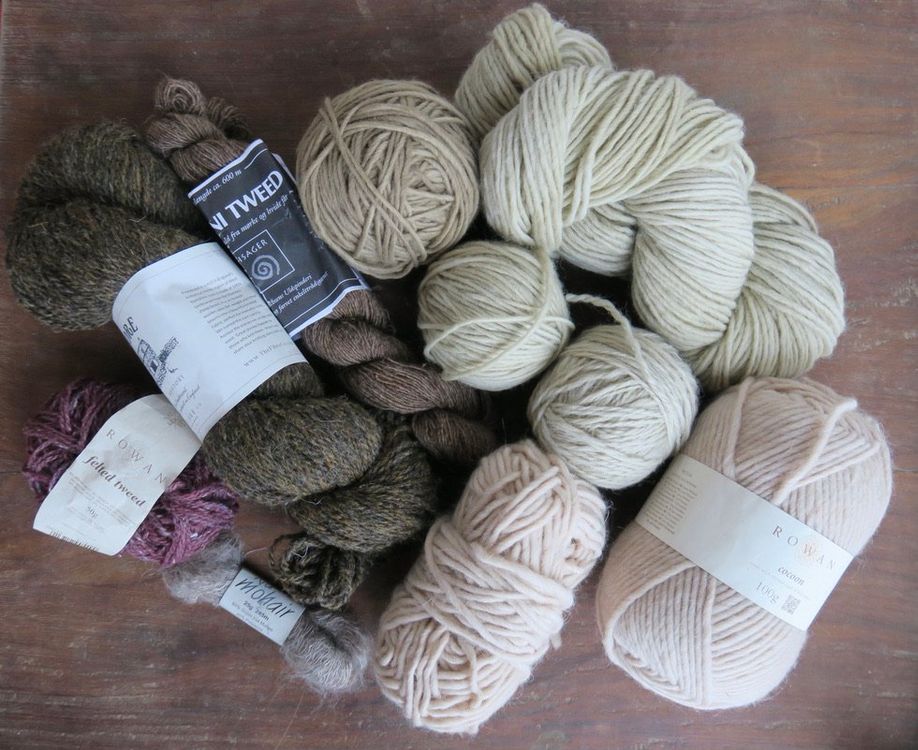 Wolle, Stricken, Basteln (Gebraucht) in Schwanden i. E. für CHF 10 ...