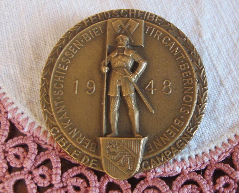 BERNER KANTONAL SCHIESSEN BIEL 1948 FELDSCHEIBE ANSTECKNADEL (Gebraucht) in Matzingen für CHF 8 ...