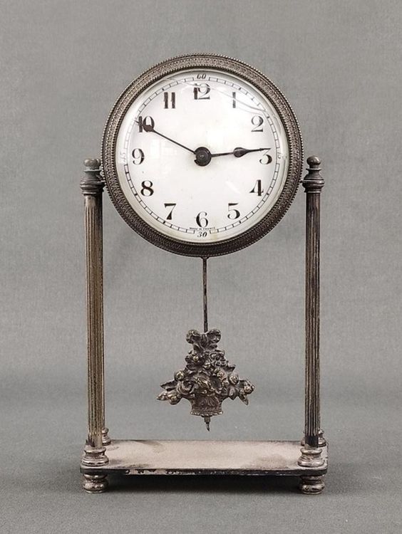Beautiful Unique Table clock uhr, metal, France 👌🏼 (Gebraucht) in ...