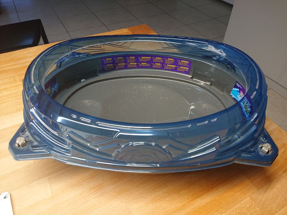 Beyblade Burst Surge Arena Volt knockout battle set (Gebraucht) in ...
