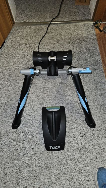 Tacx Genius Smart Rollentrainer, Top Zustand! (Gebraucht) in Interlaken ...
