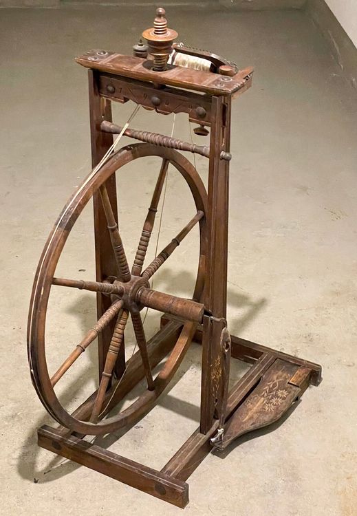 Vintage-Spinnrad aus Holz (Gebraucht) in Bern für CHF 48 – nur Abholung ...
