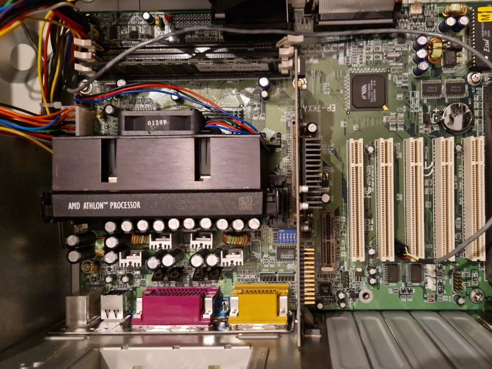 AMD Slot-A System mit Epox Mainboard (Gebraucht) in Zürich für CHF 160 ...