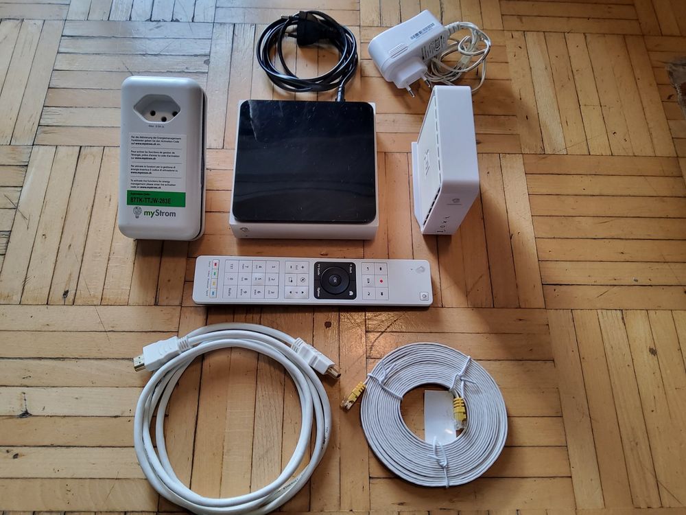 Swisscom TV-Box IP1200, W-LAN-Router Air 4820, HDMI Kabel ua (Gebraucht ...