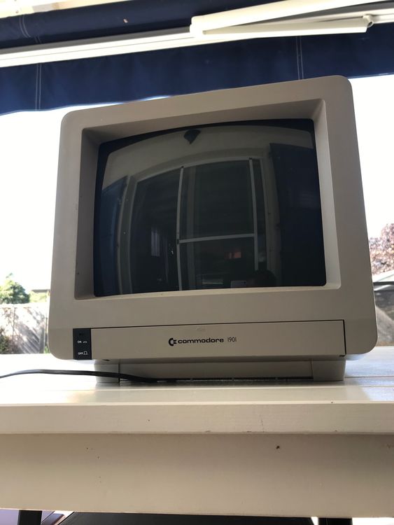 Écran Commodore 1901 (Défectueux) (Defekt) in Yverdon-les-Bains für CHF ...